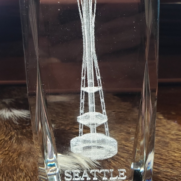 Unknown | Office | Solid Square Glass 3d Seattle Scene Paperweight ...